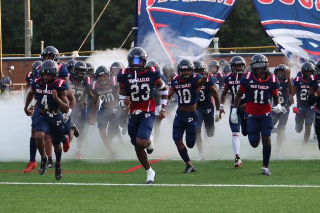 FOOTBALL: War Eagles’ defense shines in debut | The Eatonton Messenger